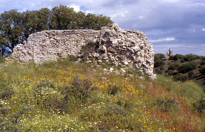 Torrejoncillo del Rey: Ruinas de la ermita de San Bartolomé de ...